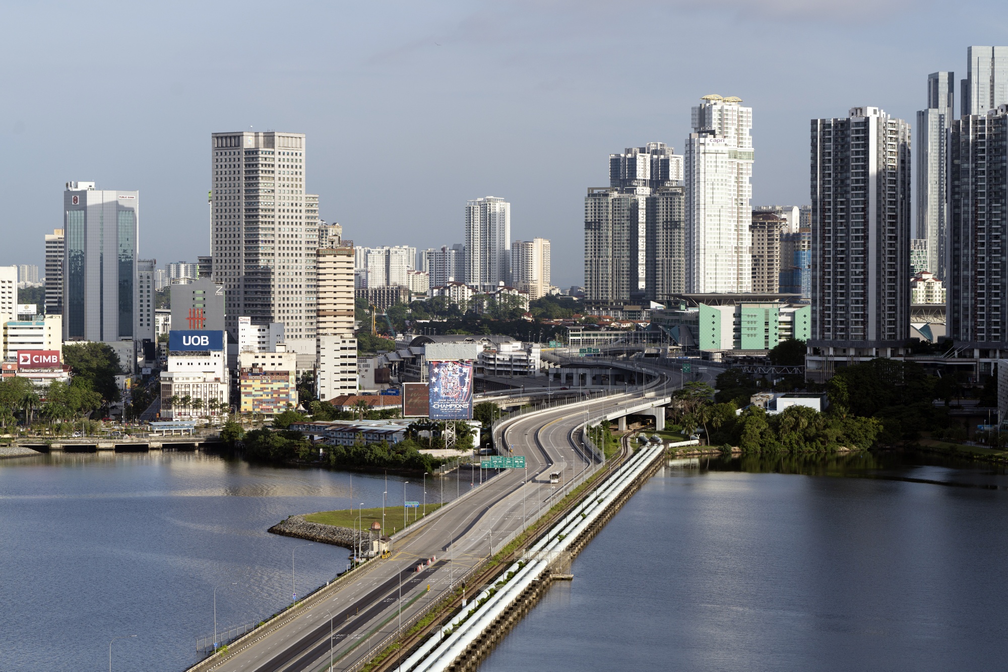 Singapore Ramps Up Border Testing With Covid Omicron Spread - Bloomberg