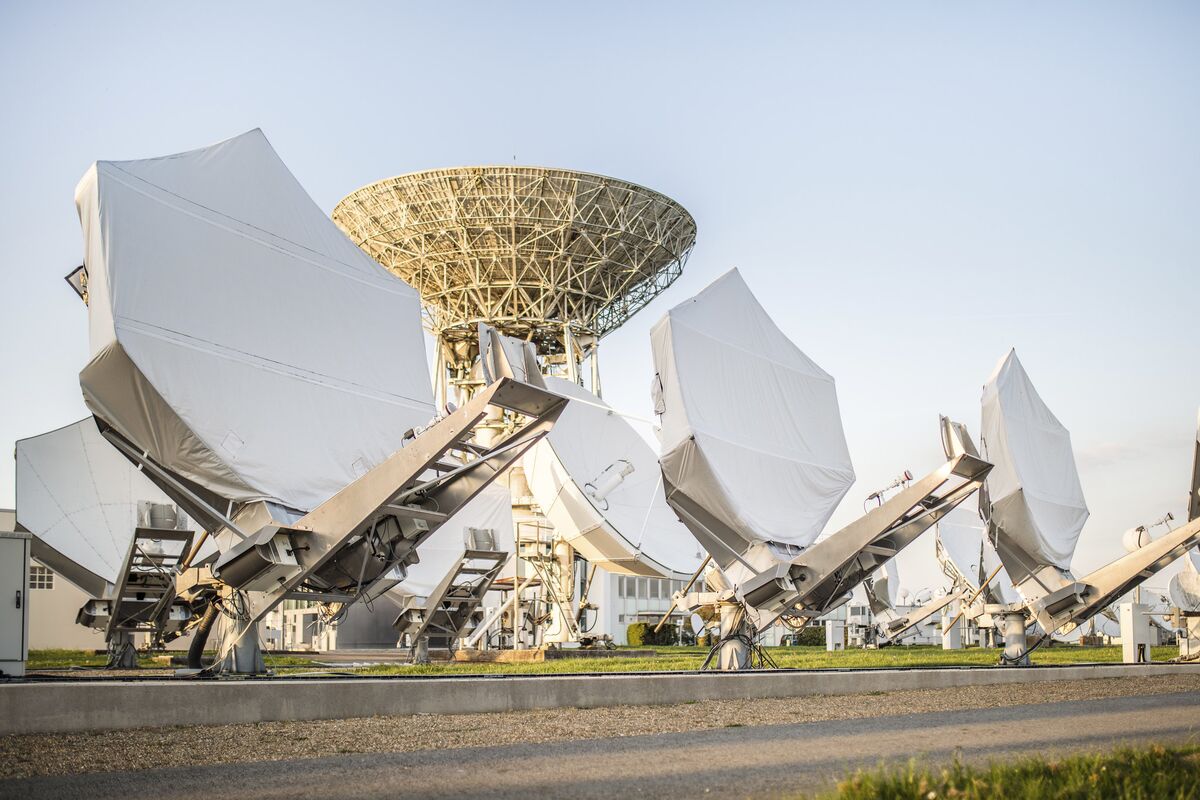 Starlink Rival Eutelsat Surges on European Defense Spending Plan ...