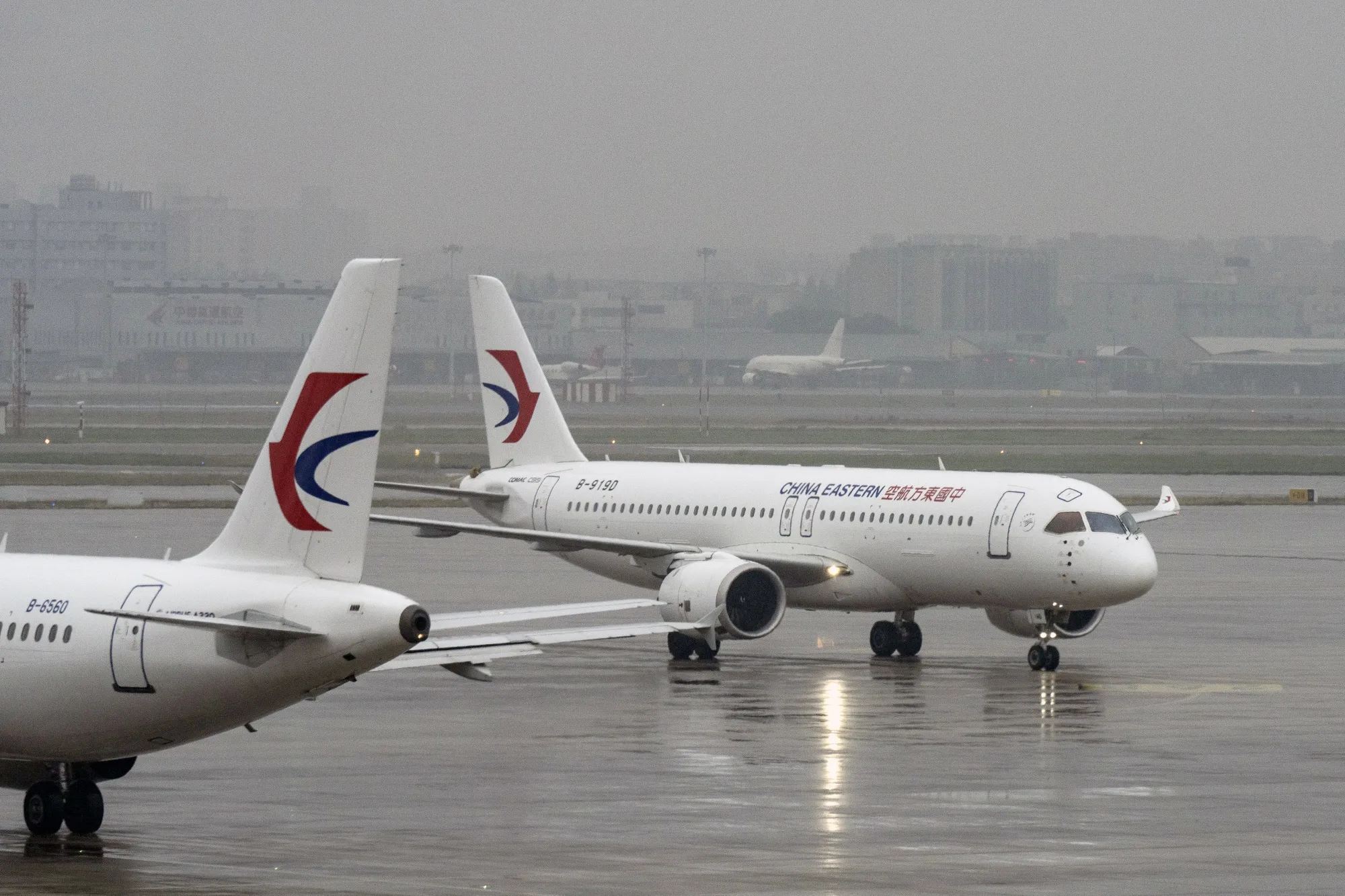 日中間の運航制限、中国の航空会社に打撃－通期黒字回復に暗雲 - Bloomberg