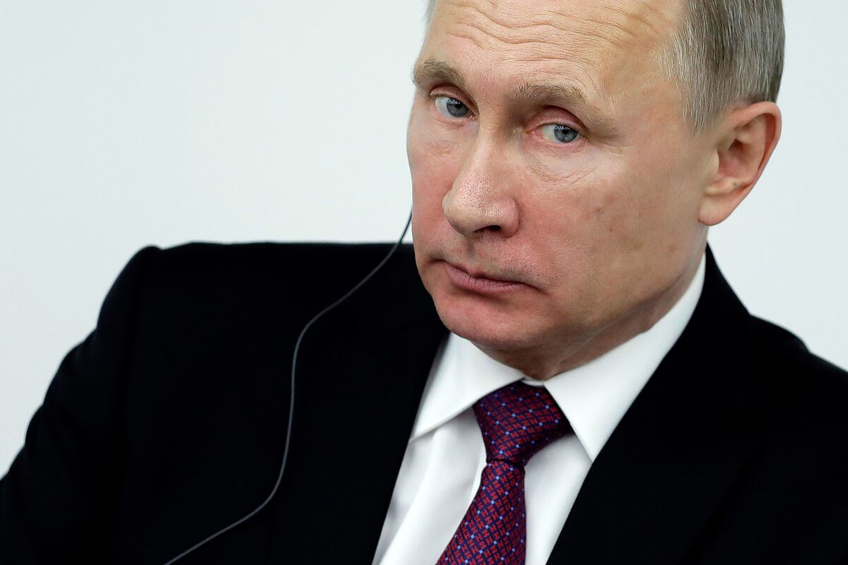 Trump Aides Deny Sunday Times Report of Putin Iceland Summit - Bloomberg