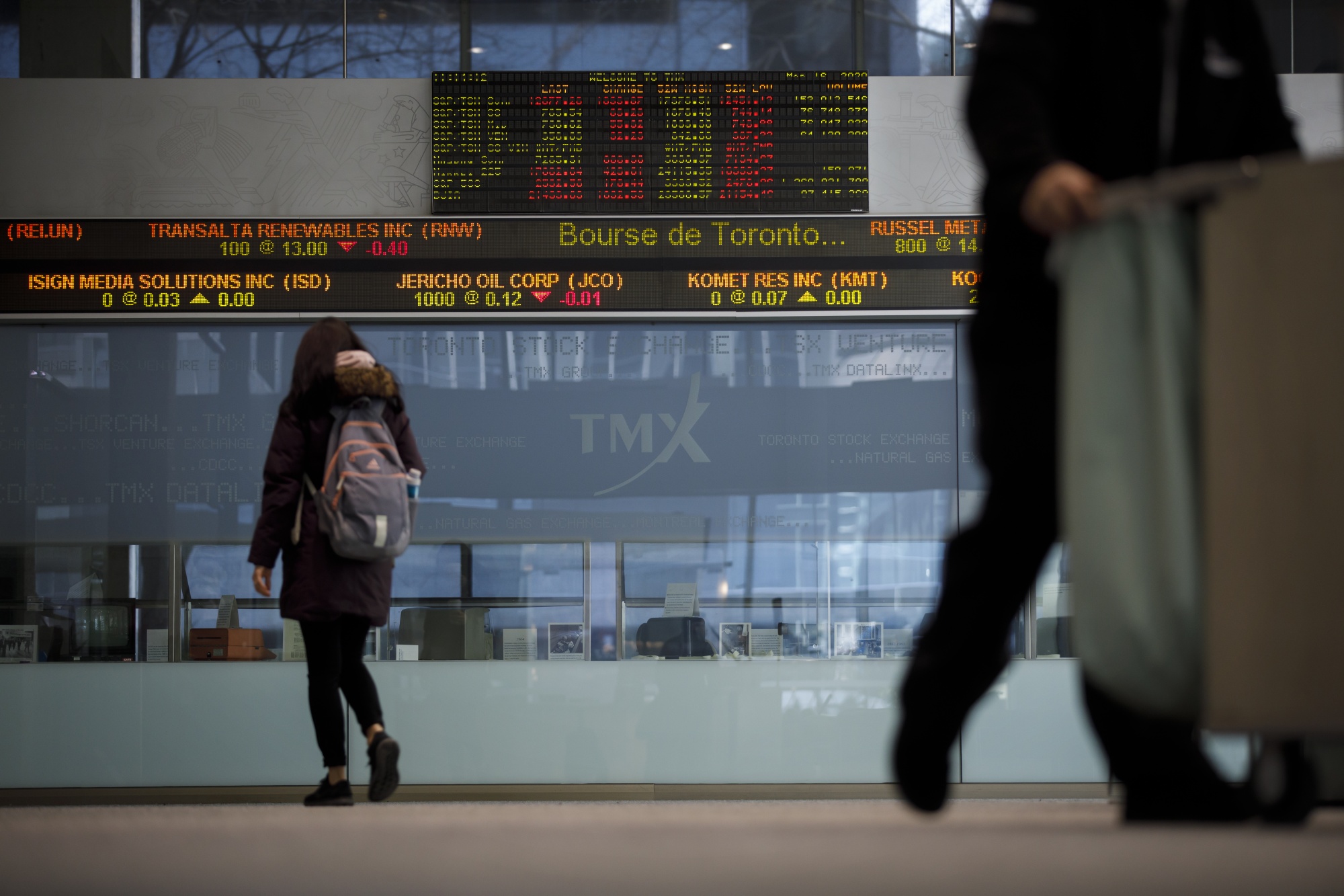 Mining Firms’ Cash-Raising Lifts Toronto Exchange as Deals Slow - Bloomberg