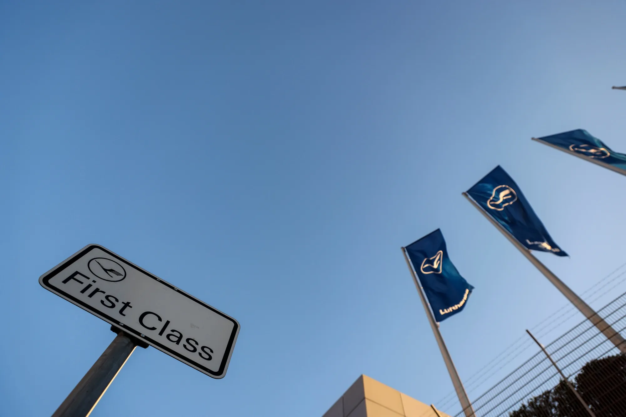 Leisure Travel: Good Luck Finding a First-Class Plane Ticket - Bloomberg