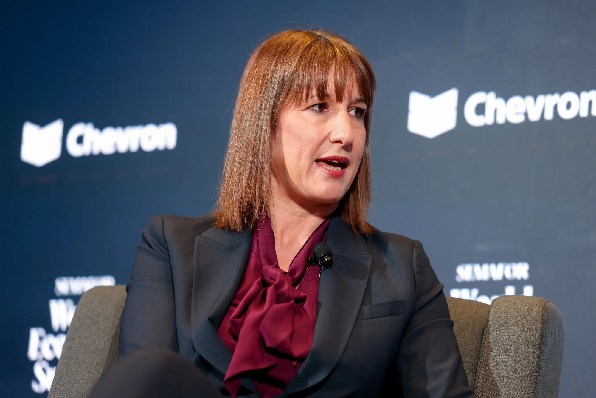 Reeves Sharpens Line on China as UK Appeals for Trump Deal - Bloomberg