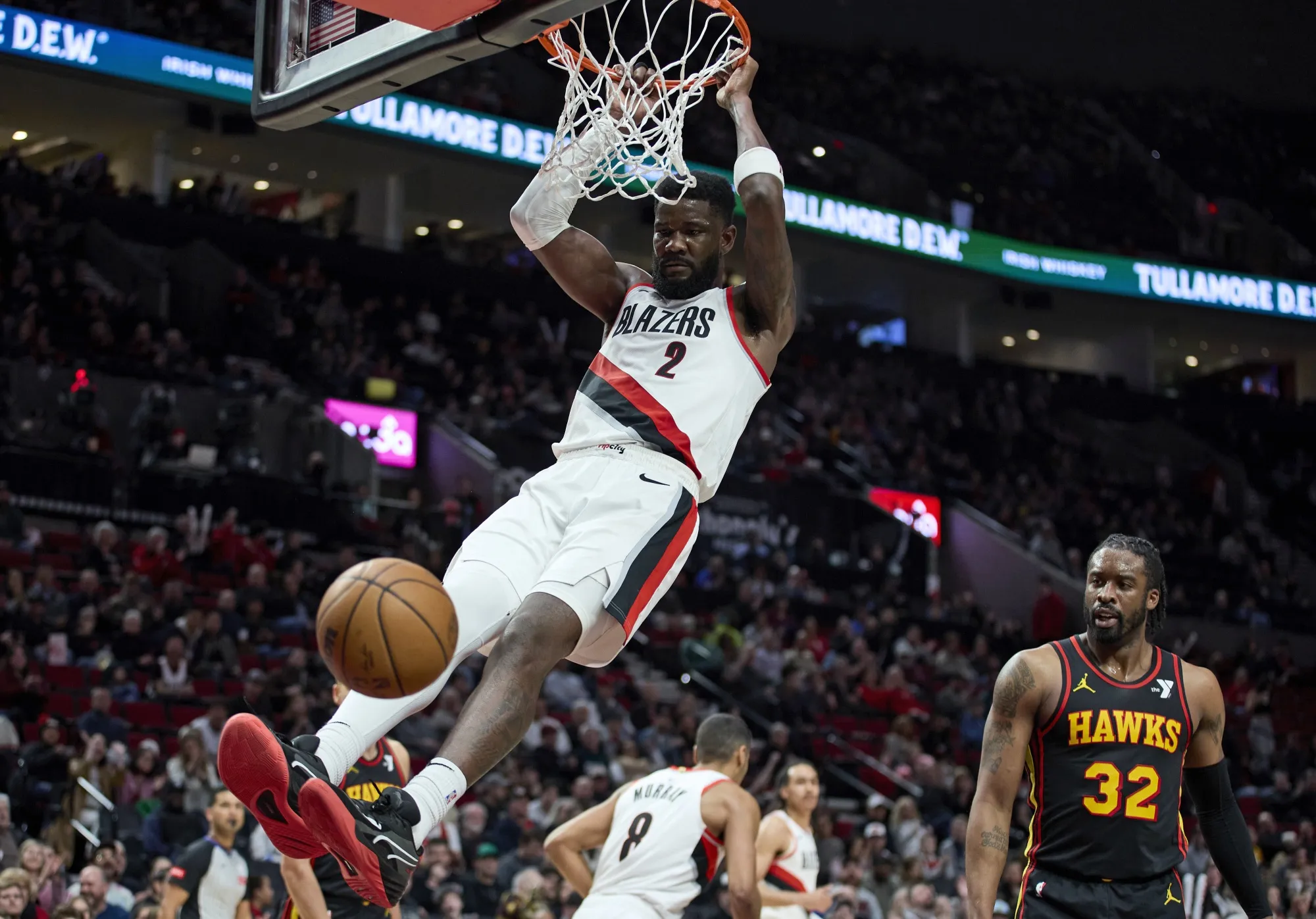 Simons has 36 and Ayton has 33 in Portland's 106-102 win over the Hawks ...