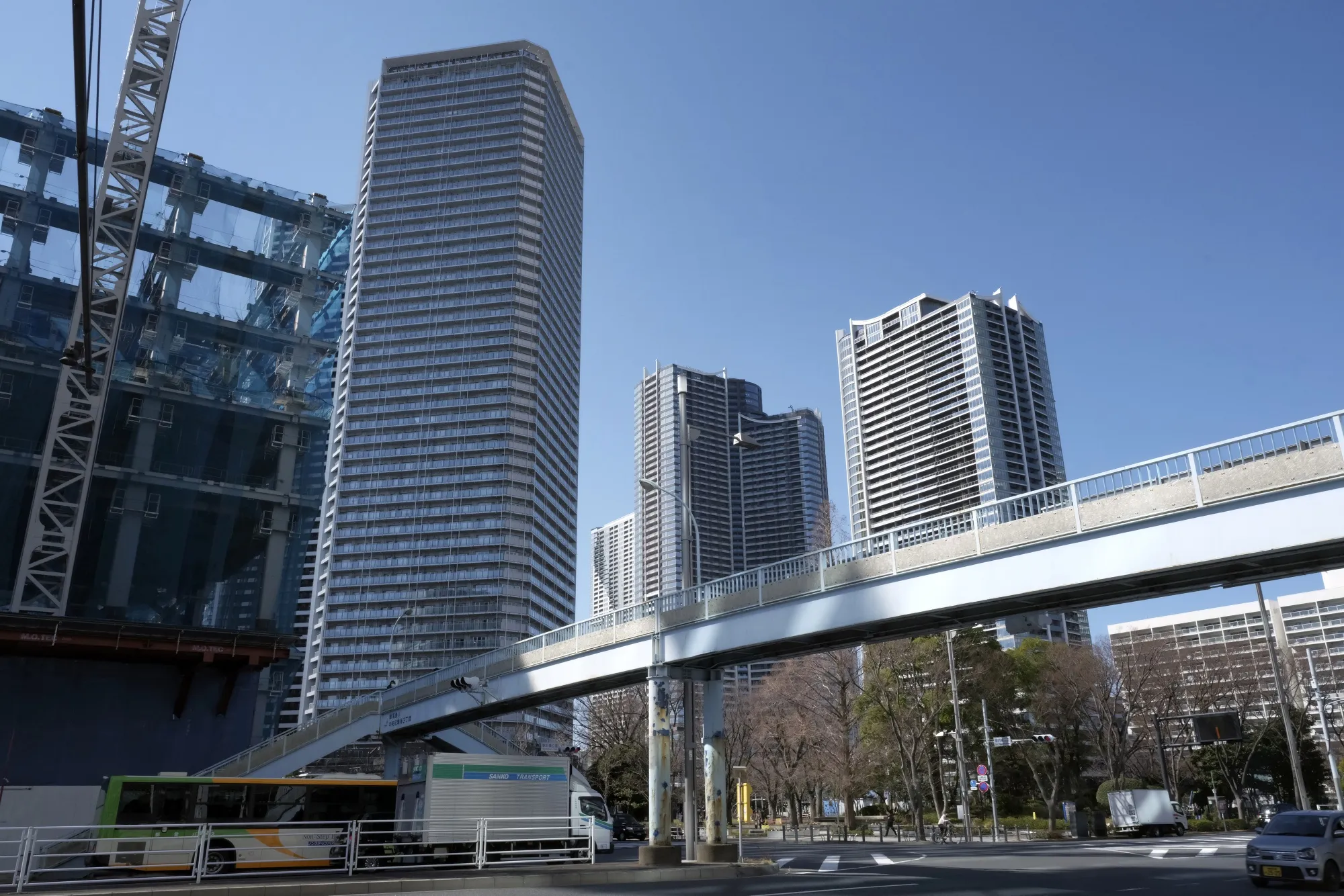 Tokyo New Condo Prices Surge 60% to a Record in First Half - Bloomberg