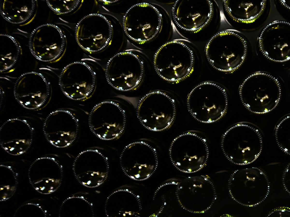 Fine Wine Ponzi Fraudster Facing US Extradition Over UK Scheme - Bloomberg