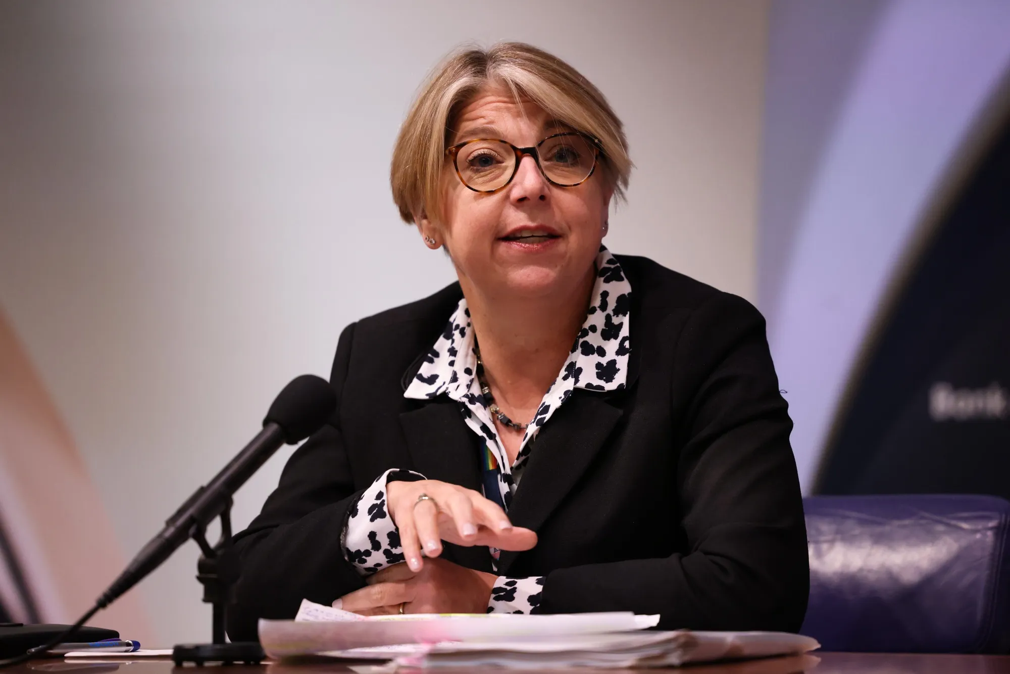 BOE’s Sarah Breeden Says Weaker Sterling Poses Inflation Risk - Bloomberg