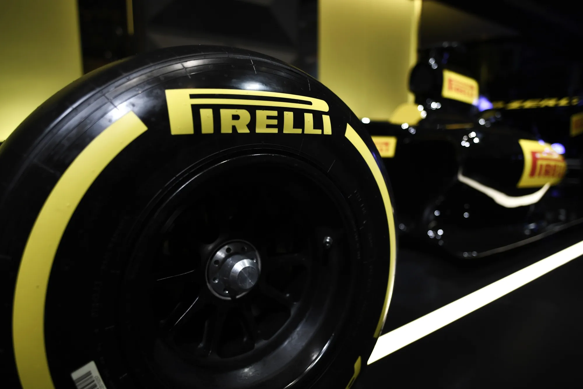 Pirelli to Say China’s Sinochem No Longer Controls Tiremaker - Bloomberg