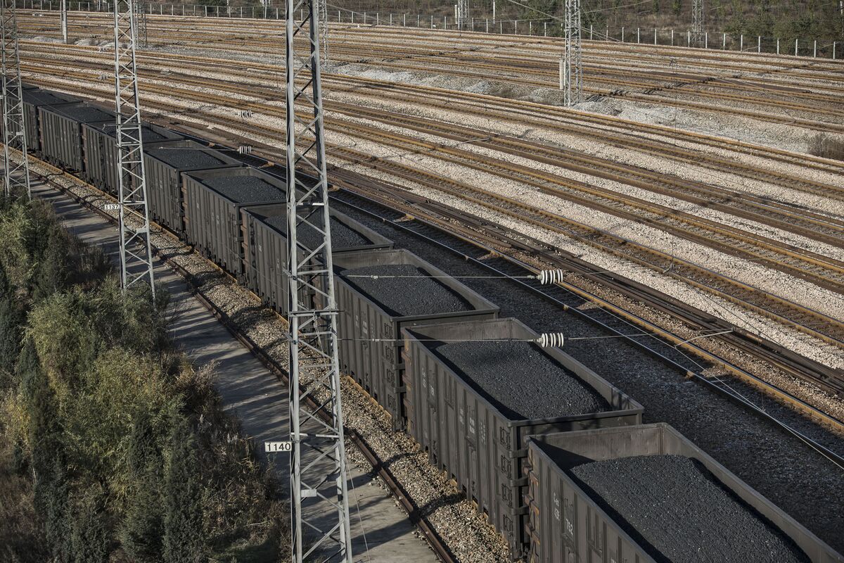 China is Awash With Coal as Import Surge Adds to Mining Boom - Bloomberg