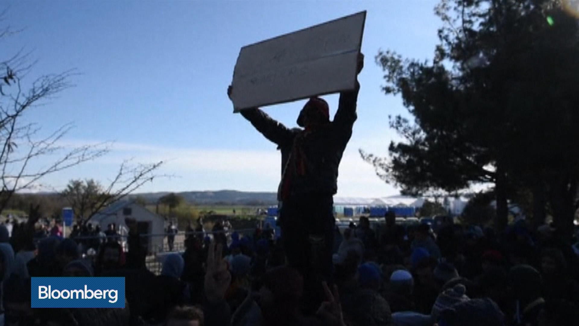 Watch The Biggest Risks for Greece in 2016 - Bloomberg