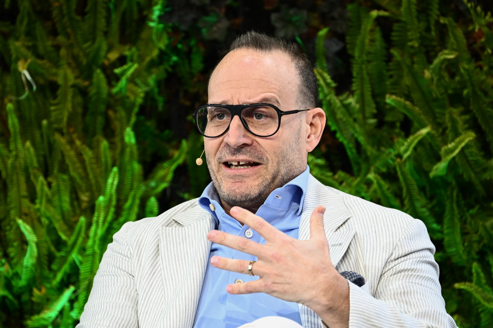 Saks’ Online CEO Says Amazon to Help ‘Future-Proof’ Neiman Deal - Bloomberg