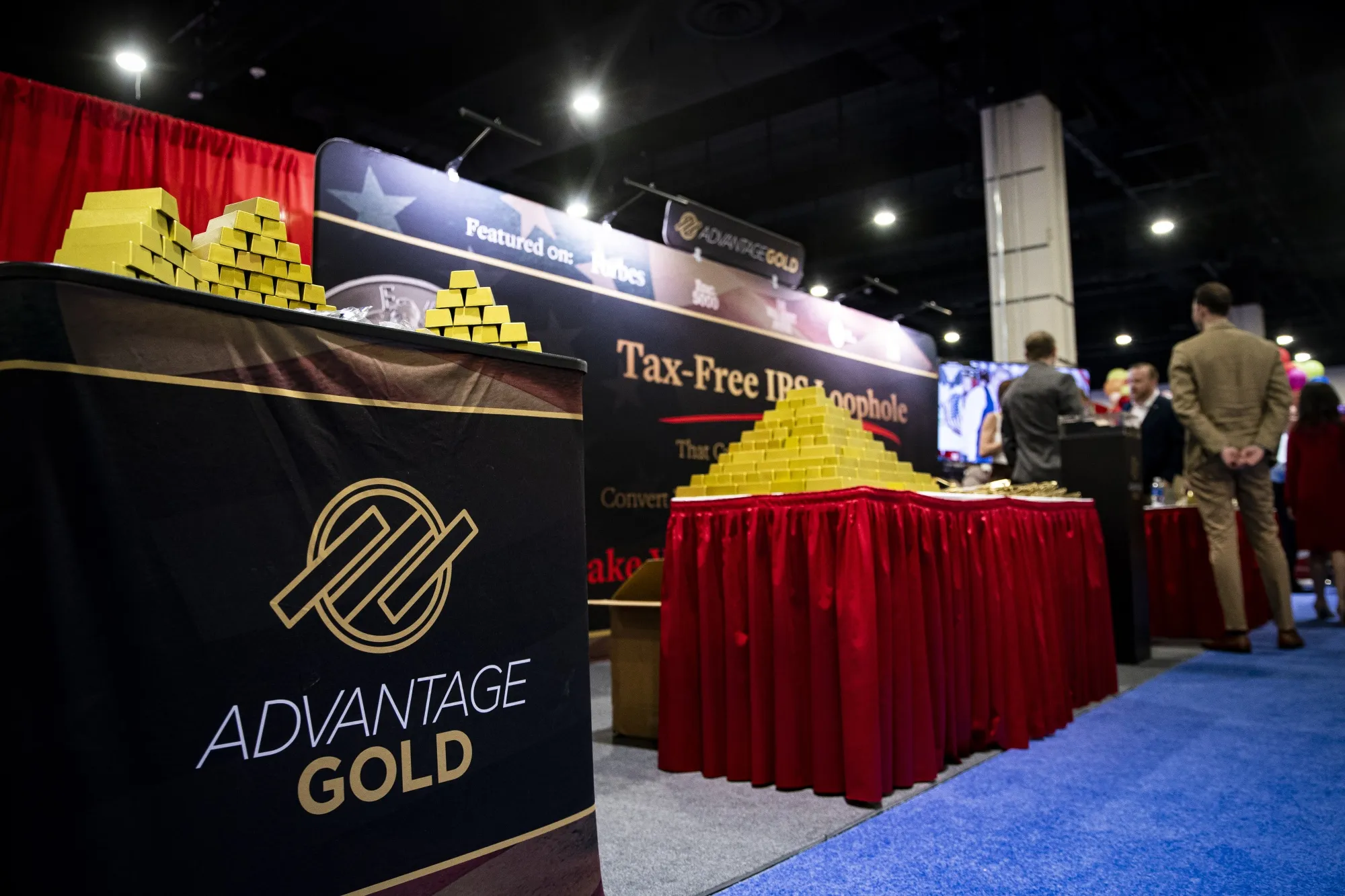 Gold Retailers Woo Trump Fans With Appeals to MAGA-Fueled Angst - Bloomberg