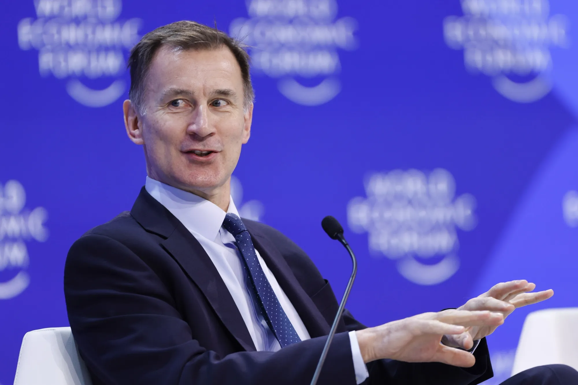 Jeremy Hunt Weighs Plans to Spur Pension Funds to Invest in UK Assets ...