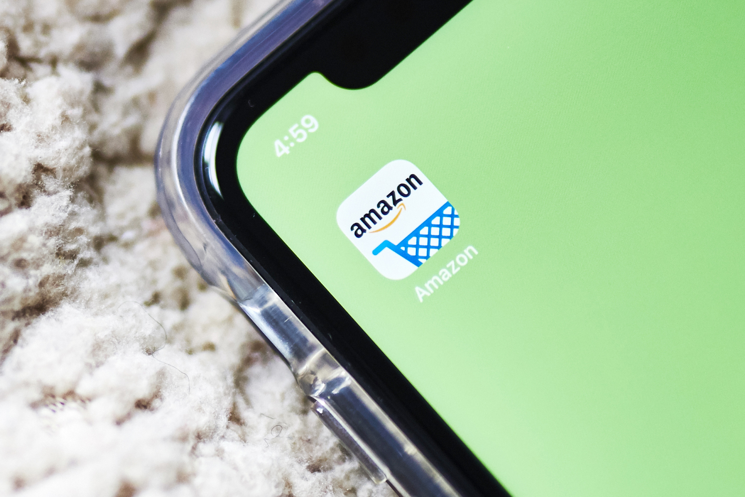 Amazon Is Failing to Remove Enough Fake Reviews, Says Watchdog - Bloomberg