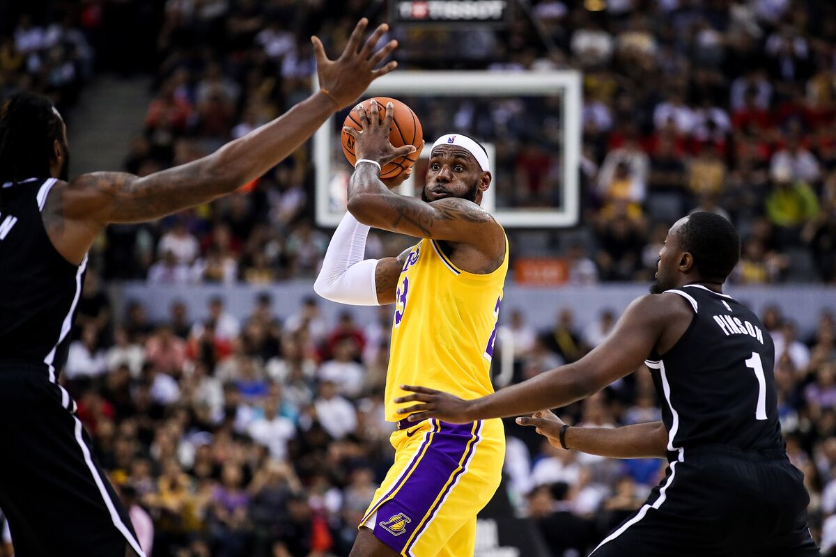 NBA in China: Lebron Puts on a Show in Shenzhen - Bloomberg