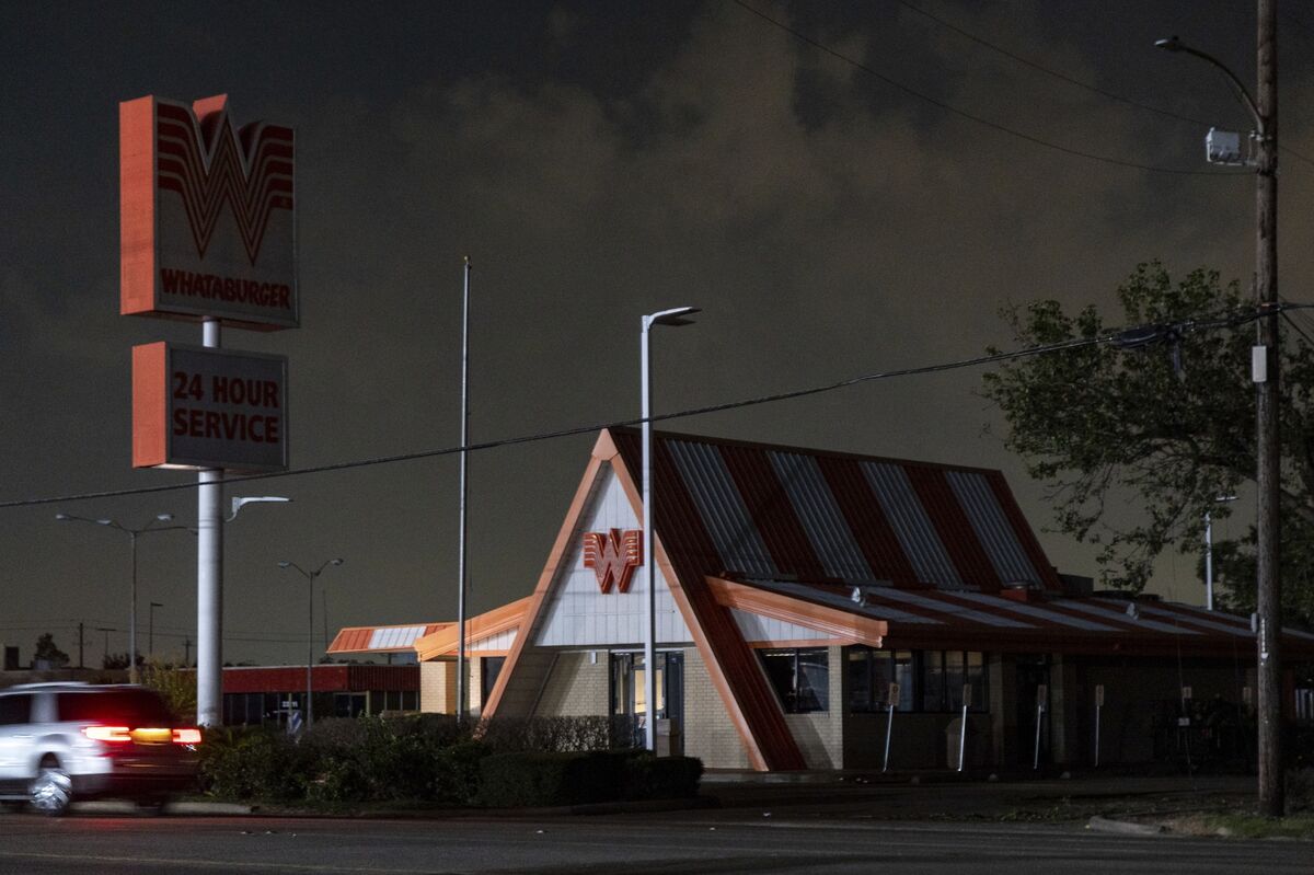 Houston Blackouts: Residents Use Whataburger App to Track Post ...