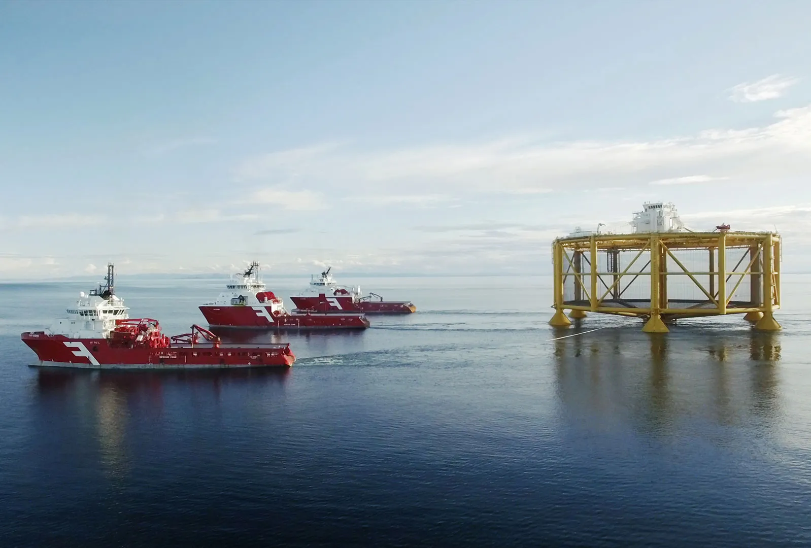 This $300 Million Deepwater Platform Houses 1.5 Million Salmon - Bloomberg