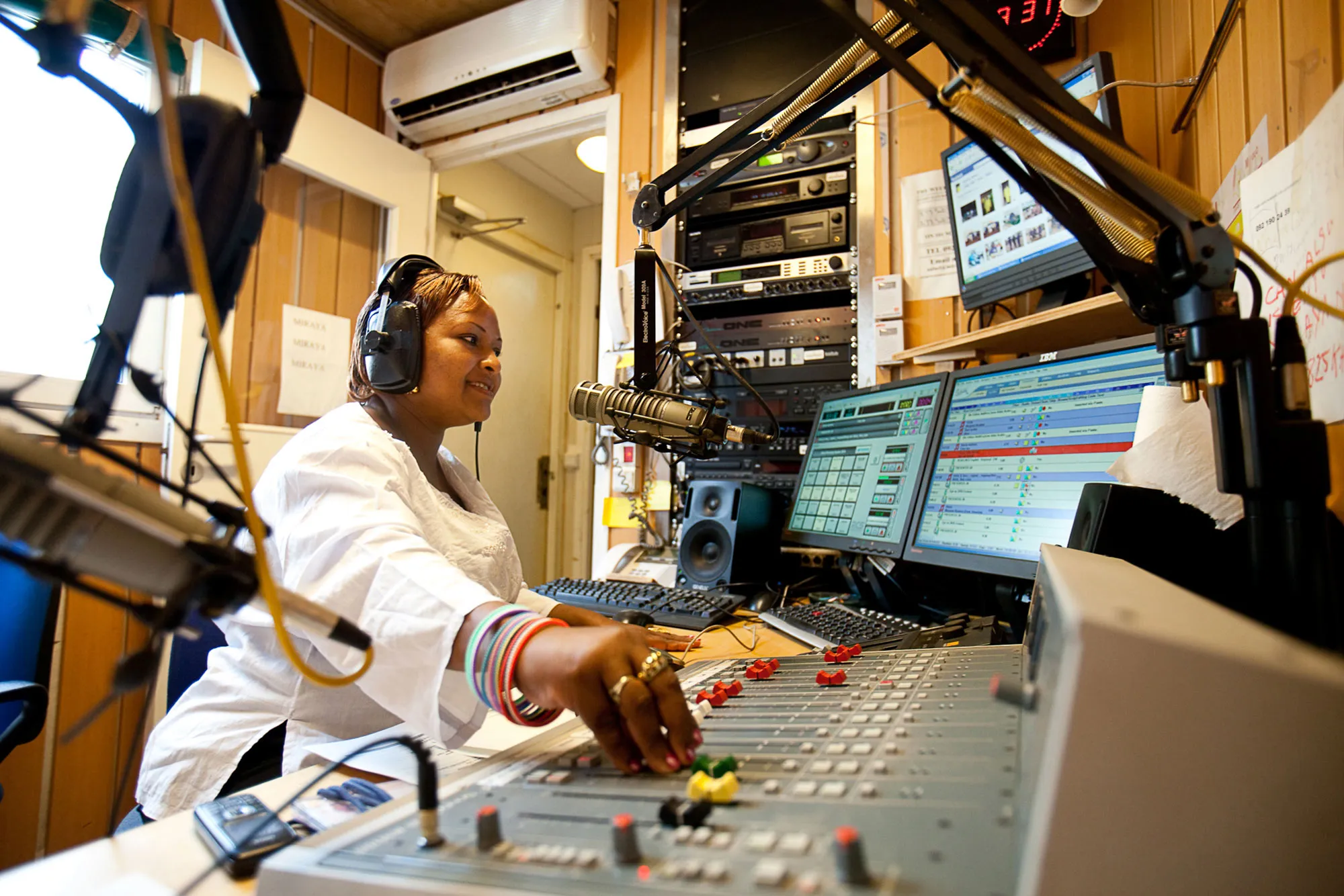 South Sudan Says It Will Suspend UN-Backed Radio Station - Bloomberg