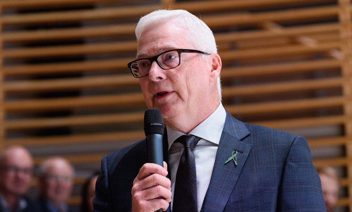 Dick’s Sporting Goods’ Ed Stack on Guns and His New Book - Bloomberg