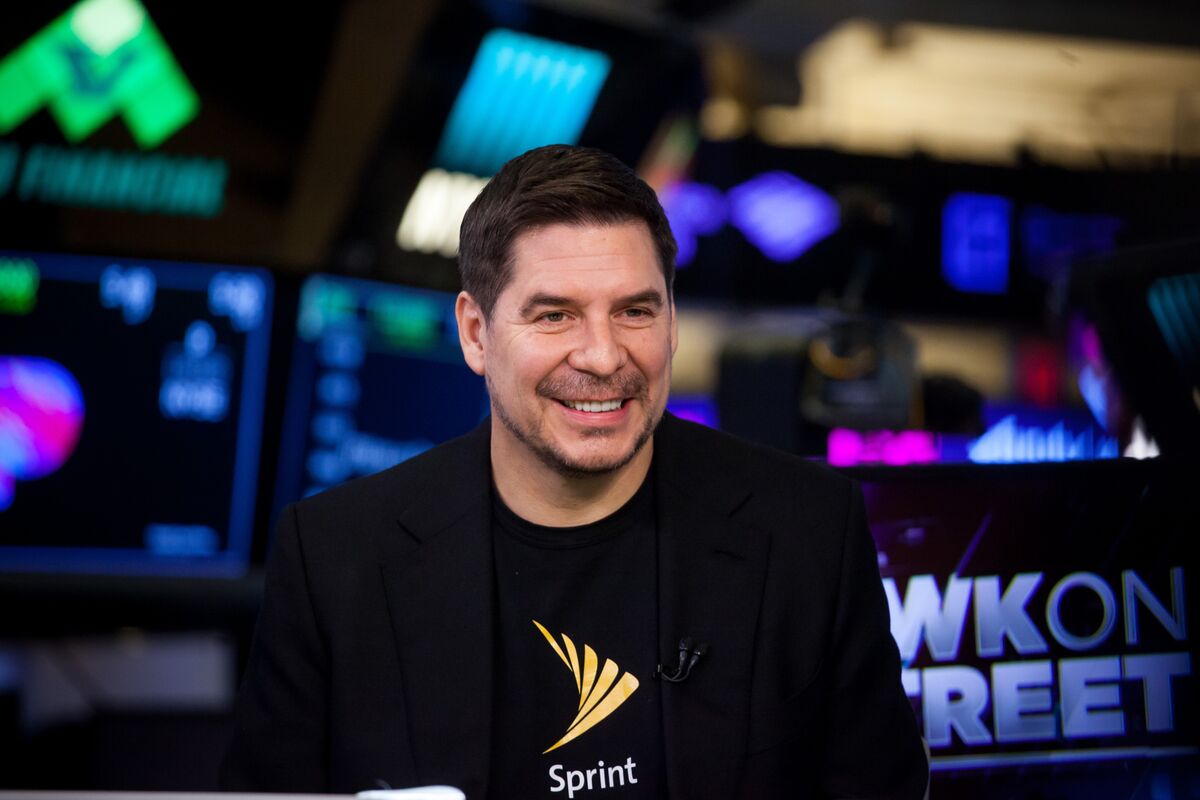SoftBank Taps Sprint CEO as Operating Chief After T-Mobile Deal - Bloomberg