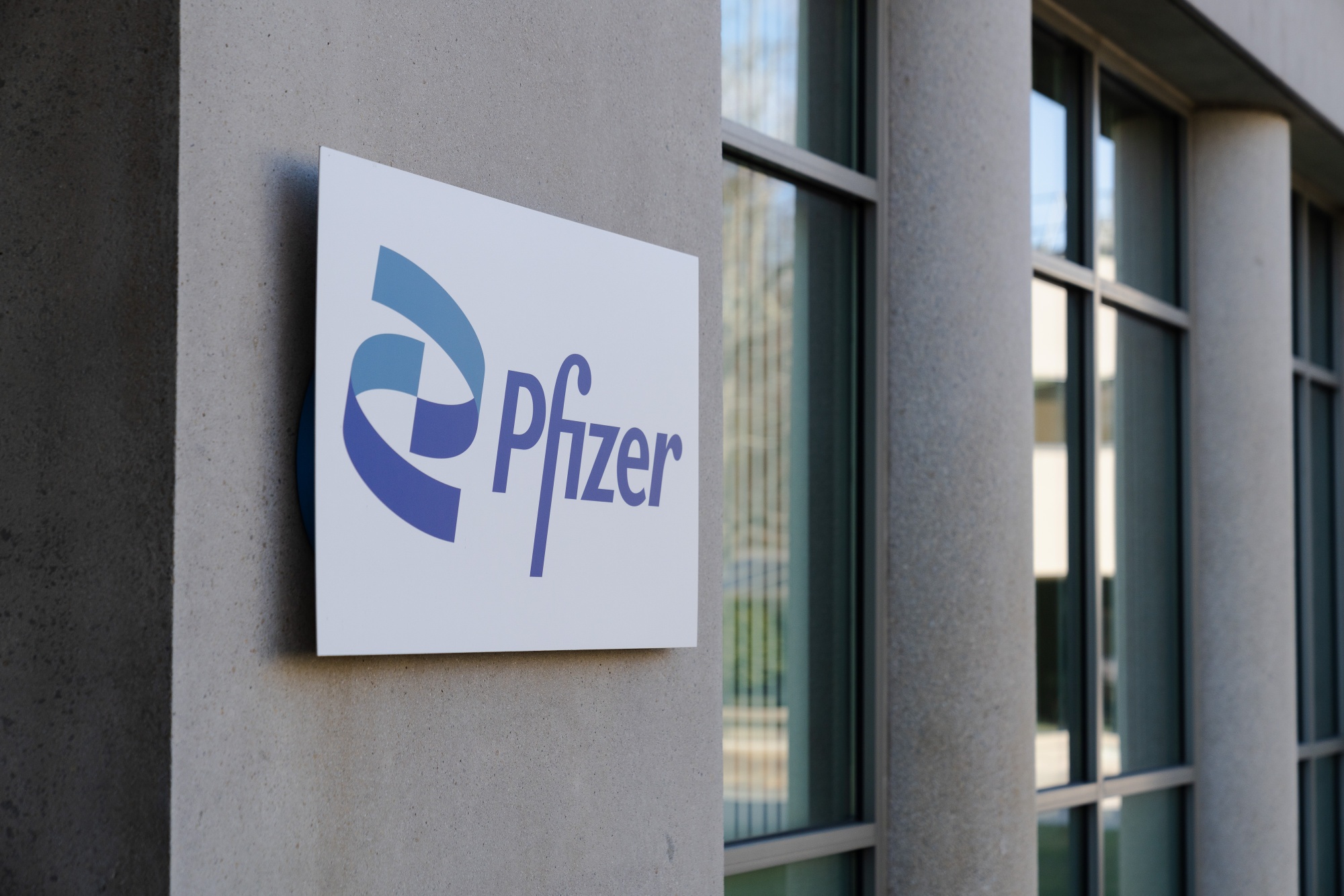 Pfizer prevé peor escasez de suministro de antibióticos - Bloomberg