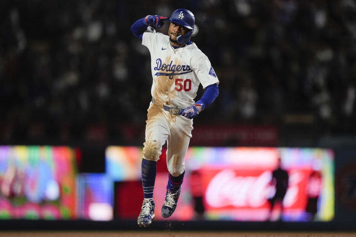 Mookie Betts hits major league-leading fifth home run, leads Dodgers to ...