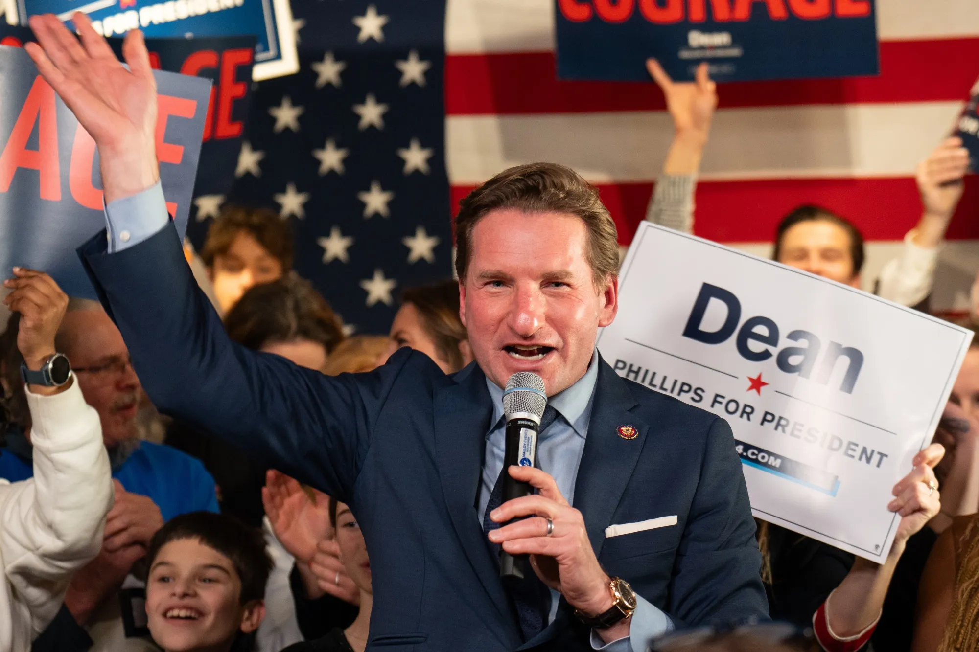 Dean Phillips' Challenge of Biden Hurts Them Both - Bloomberg