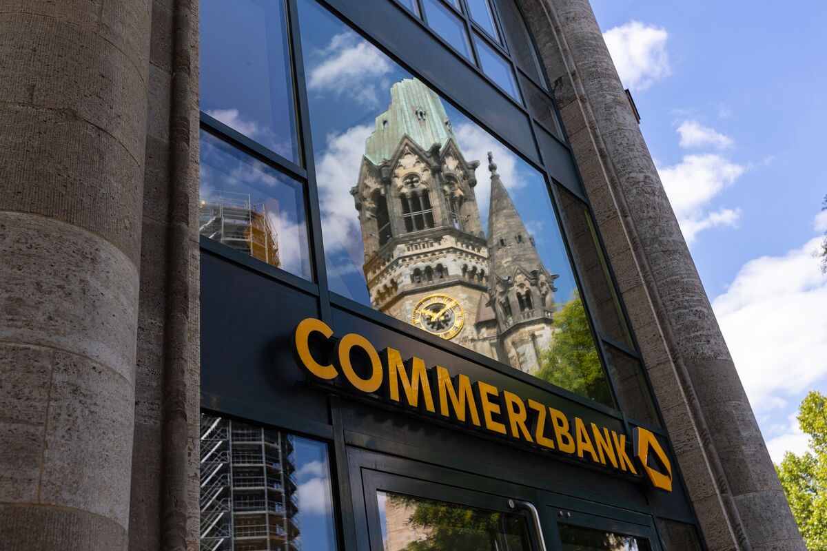 Commerzbank (CMZB) Announces Next Share Buyback While Profit Drops - Bloomberg
