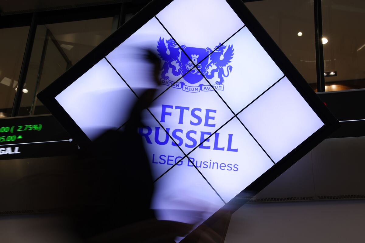 FTSE Is Moving Ahead With Index Caps Even After Big Tech Plunge - Bloomberg
