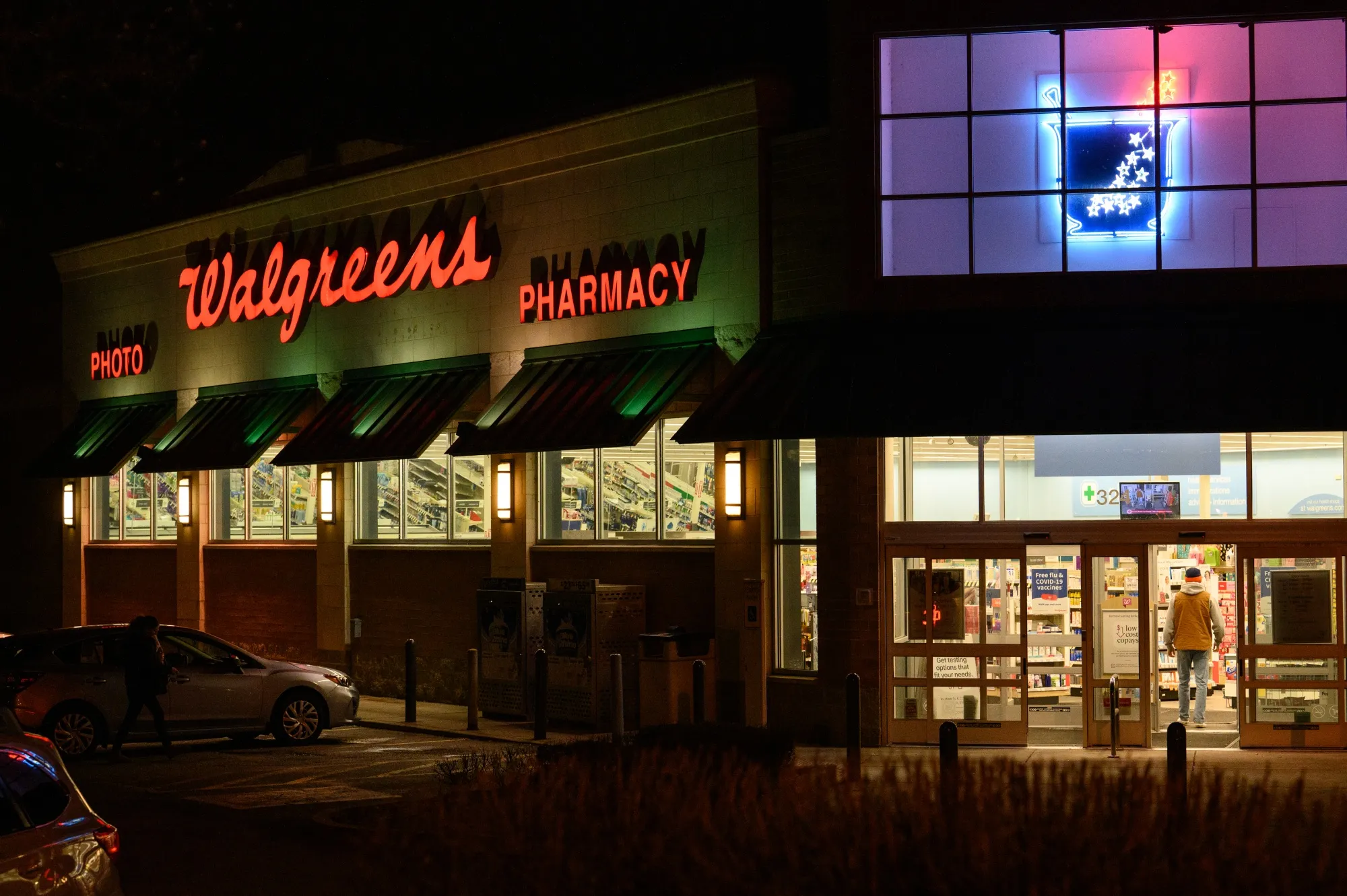 Walgreens (WBA) Stock Plunges After US Alleges Improper Opioid ...