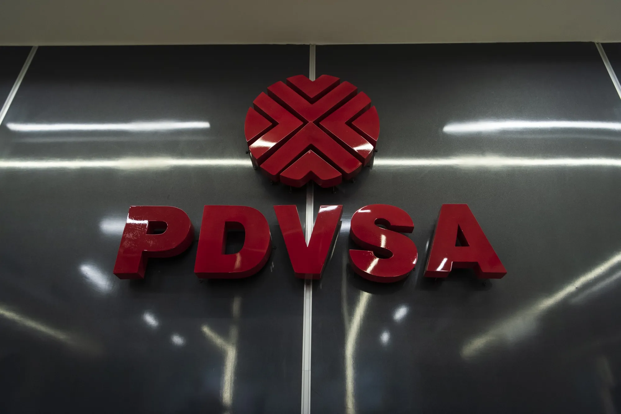 Bonos de PDVSA colapsan tras fallo judicial en Estados Unidos - Bloomberg
