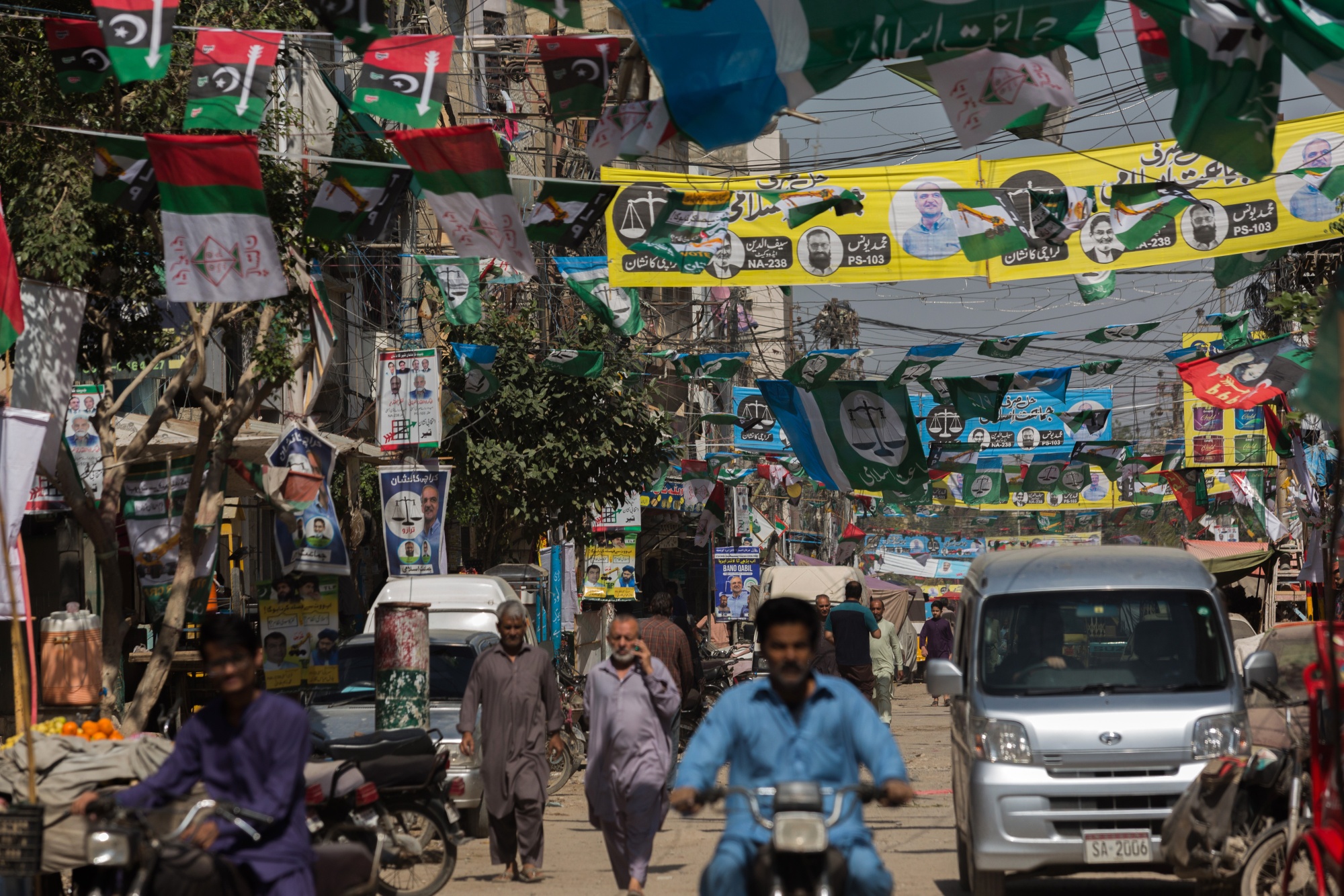 Race to Be Pakistan’s Next Leader Narrows to Two Main Candidates ...