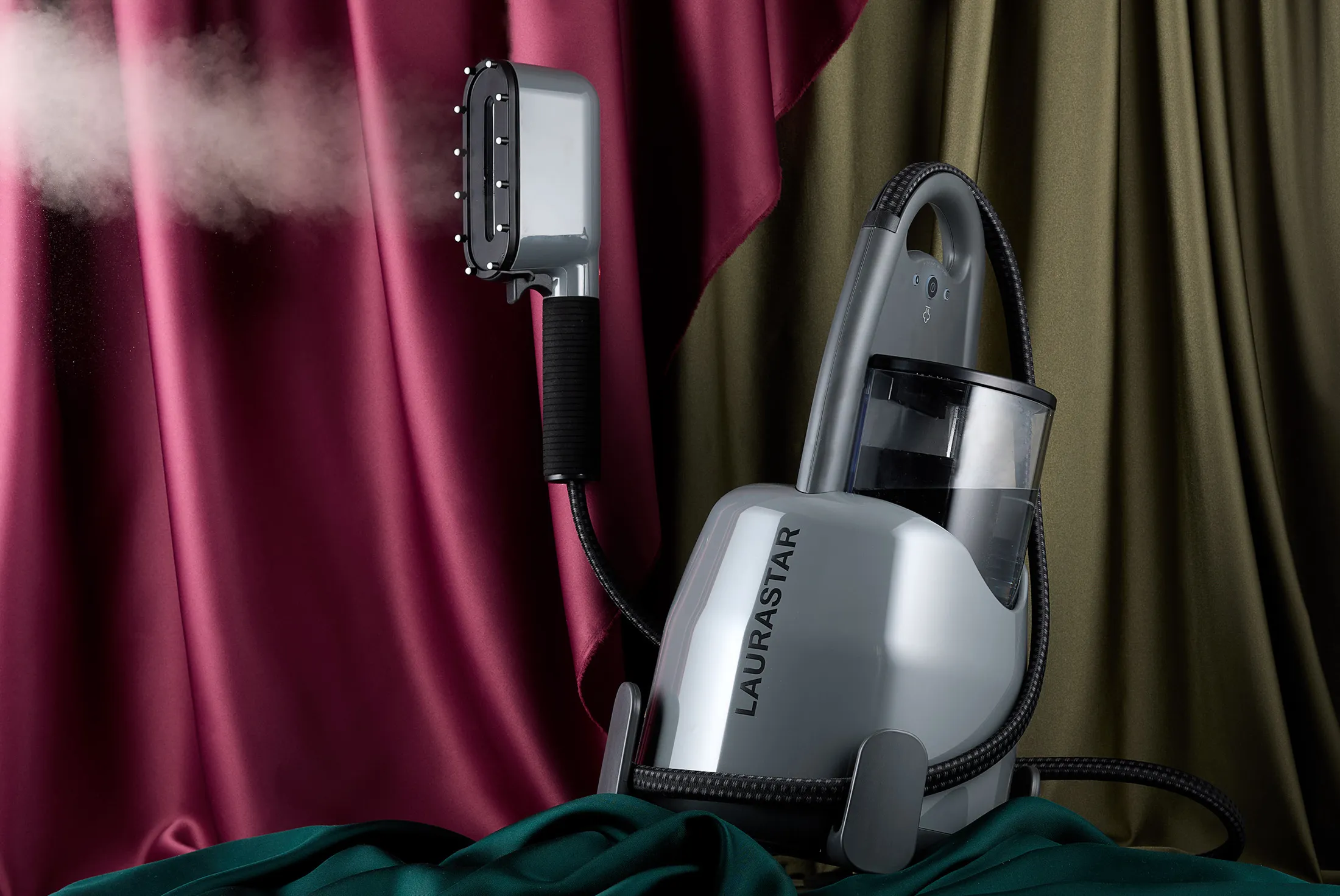 Izzi Plus Steamer Will Get Wrinkles Out of Clothing and Terminate Dust ...