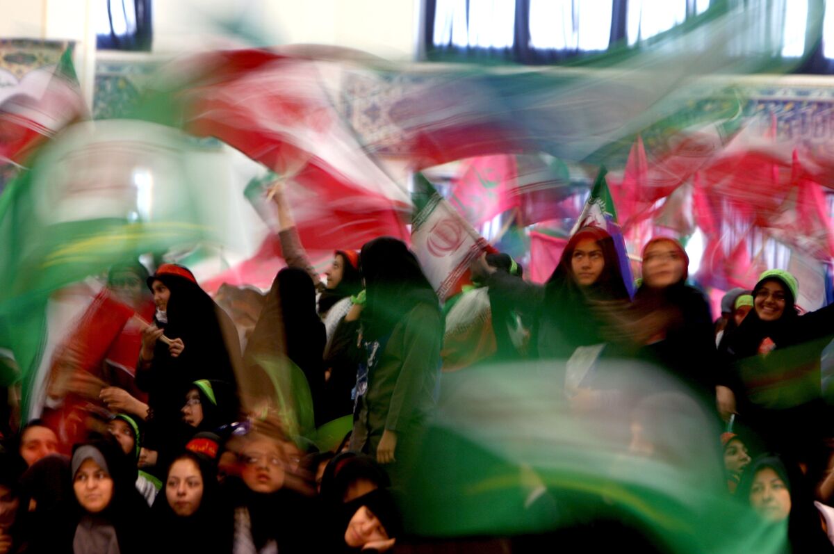 Iran Crisis Countdown on Pause as Diplomacy Kicks Into Gear - Bloomberg