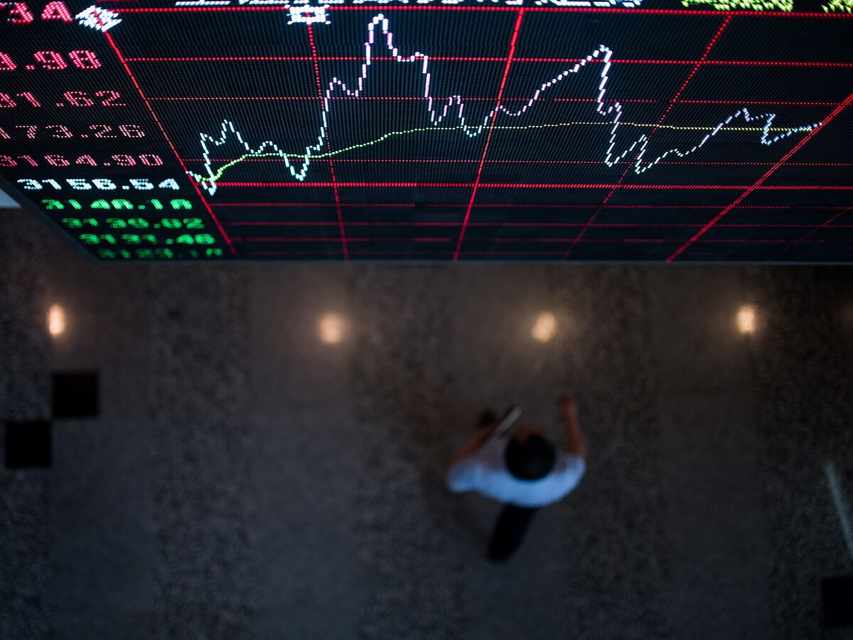 China Approves First Three Companies for New Technology Board - Bloomberg