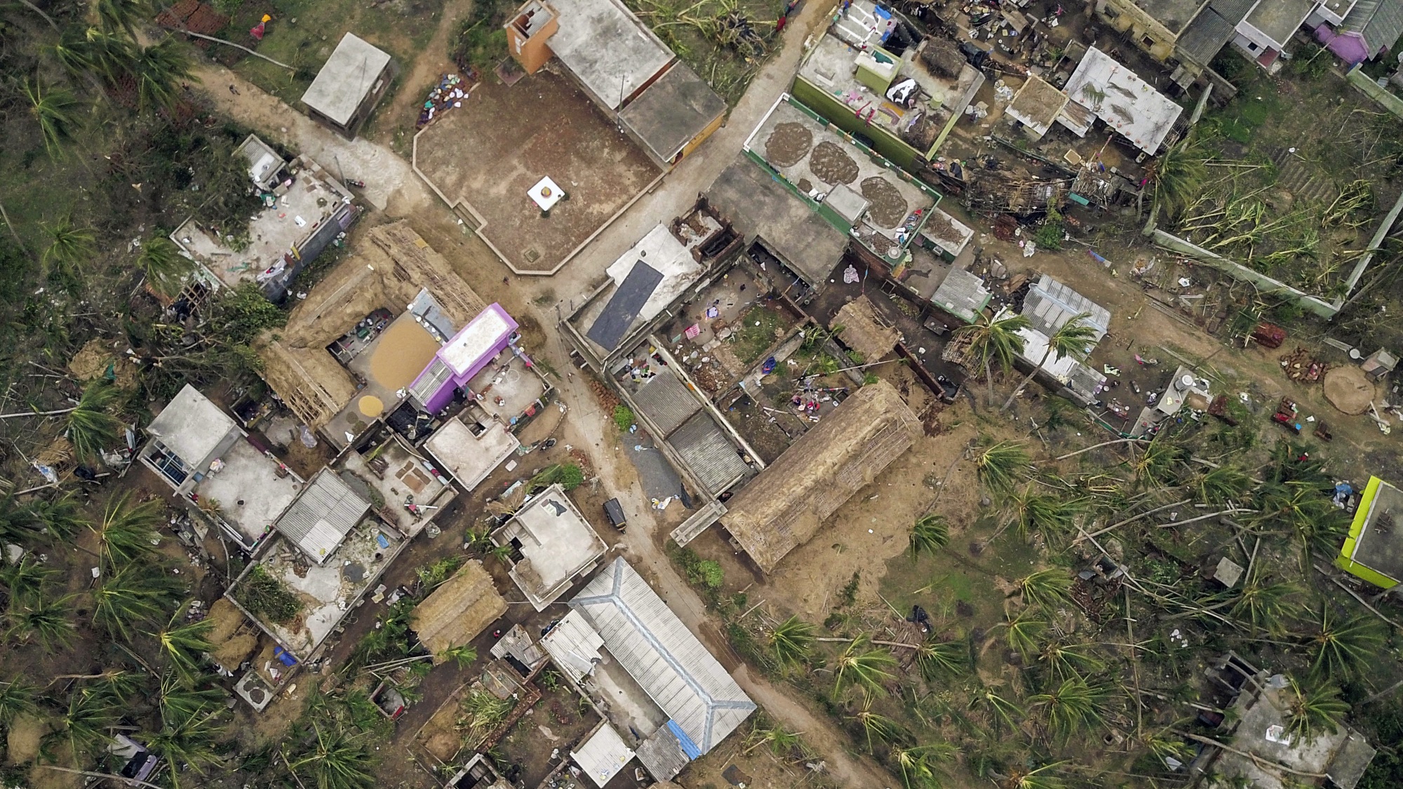 Cyclone Fani Damage Uproots Trees, Wrecks Buildings in India - Bloomberg