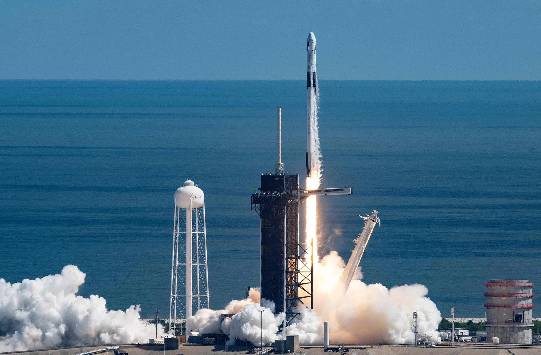 SpaceX Awarded Shared NASA Contract Worth Up to $100 Million - Bloomberg