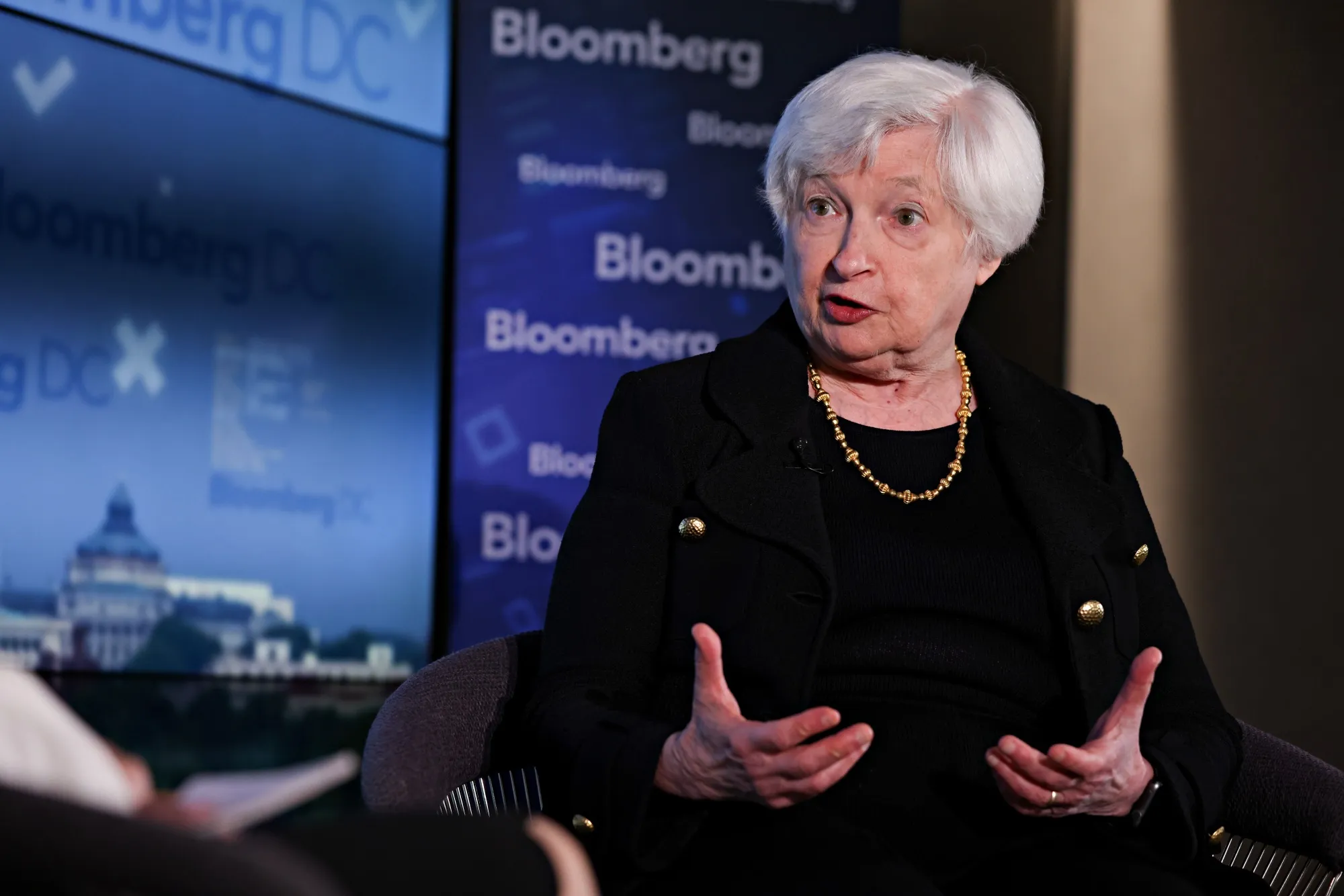 Yellen’s View on Treasury Yields at Odds With Some Bond Pros - Bloomberg