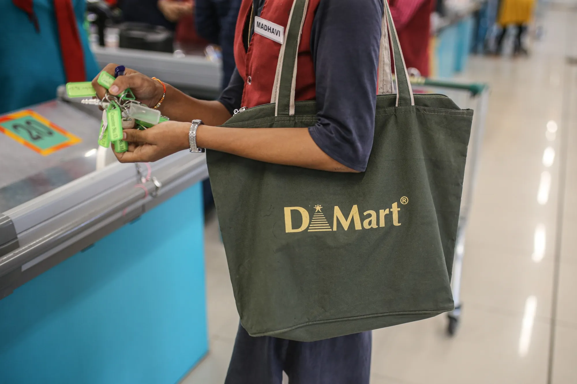 DMart Hit as Indian Grocers Face Risks From Rapid Delivery Apps - Bloomberg