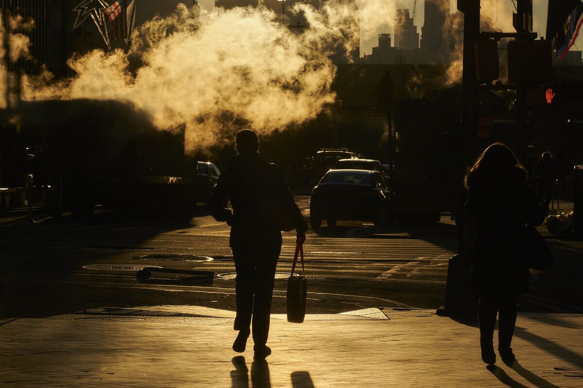 Bernstein Sees Long Slog to S&P 500 Record as Slowdown Worsens - Bloomberg