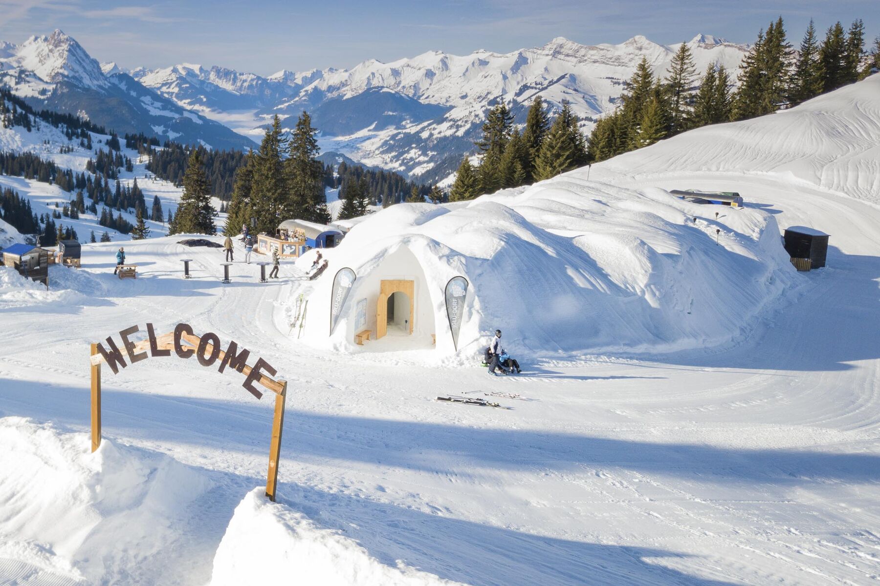 High in the Alps, Igloo Hotels Offer the Epitome of No-Frills Luxury ...
