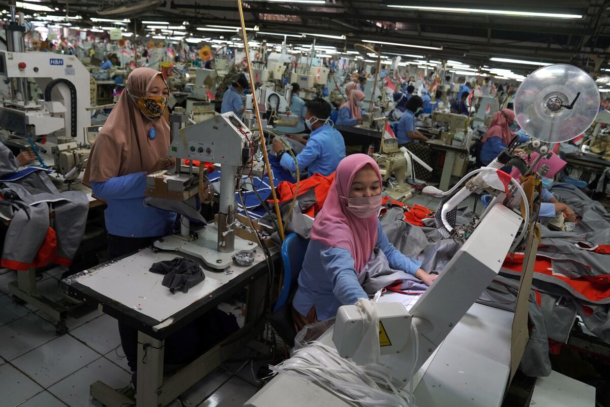 Indonesian Textile Giant Avoids Bankruptcy After Debt Vote - Bloomberg
