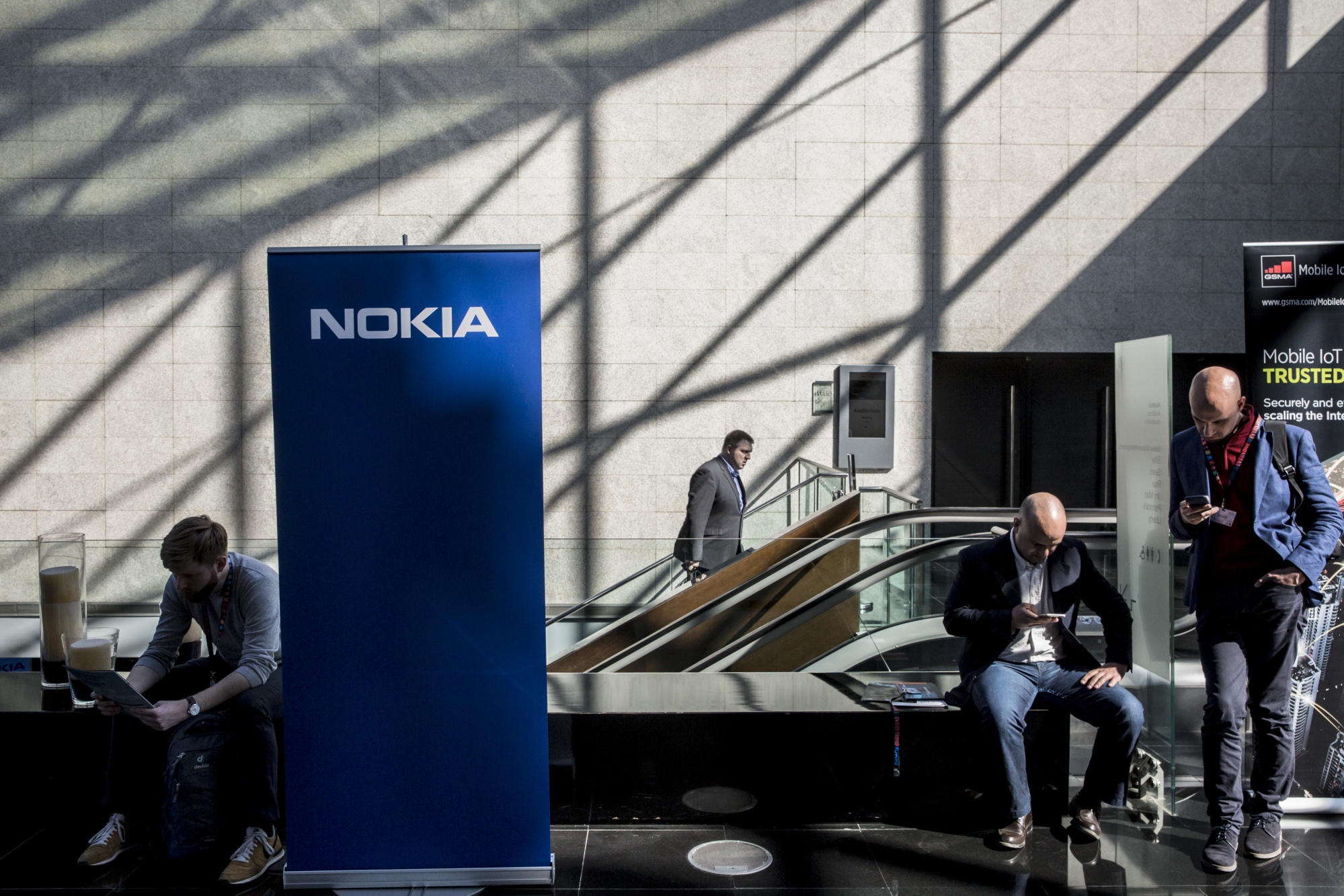 Nokia Plunges as Customers Fail to Spend on Faster Networks - Bloomberg