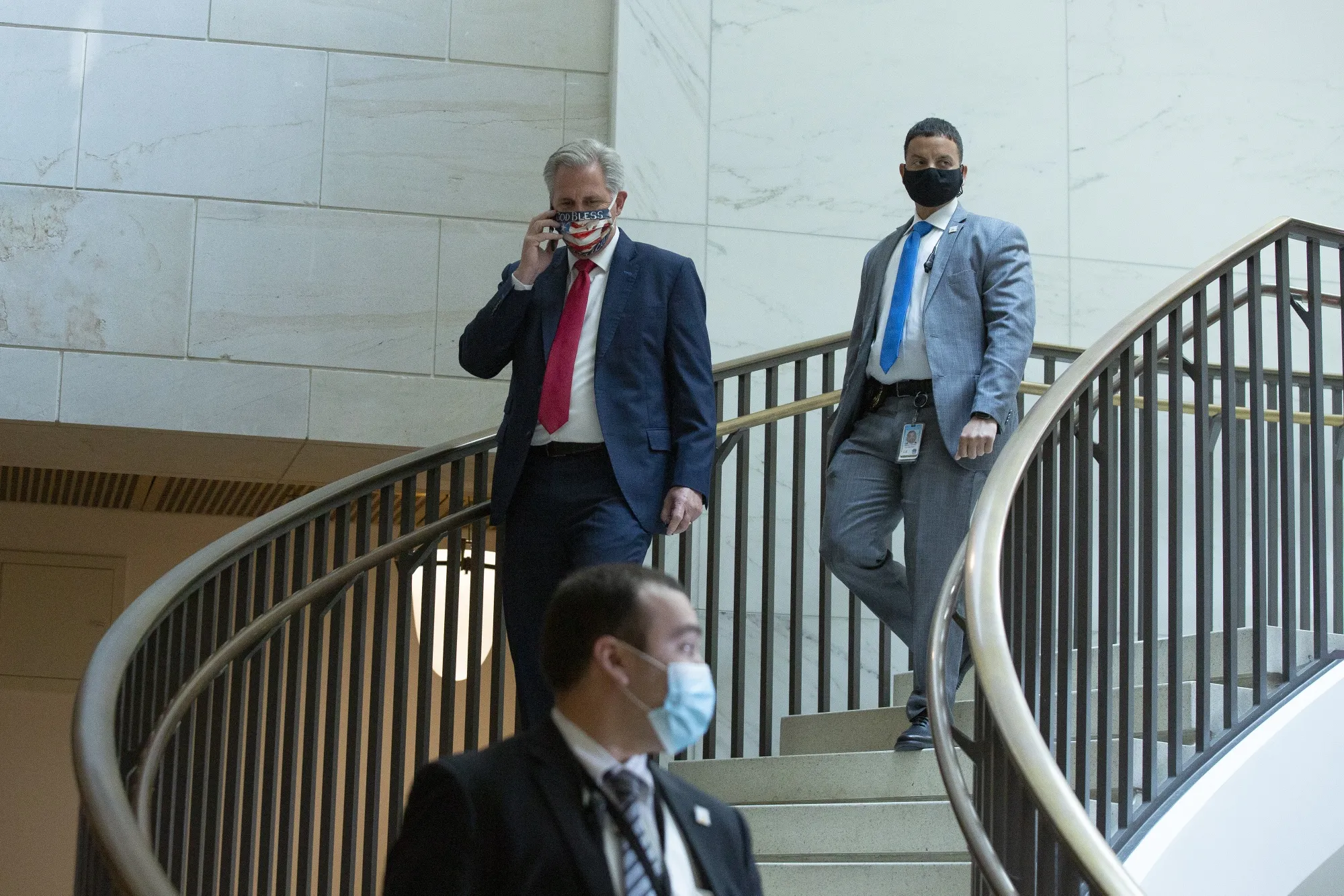 McCarthy Will Require GOP Lawmakers to Wear Masks for Conference ...