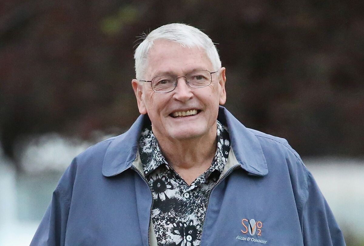 Cable Cowboy John Malone Has Sunrise Cash for M&A - Bloomberg