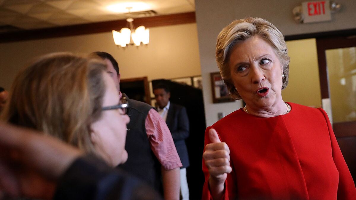 White House Sees No FBI Meddling as Clinton Allies Attack - Bloomberg