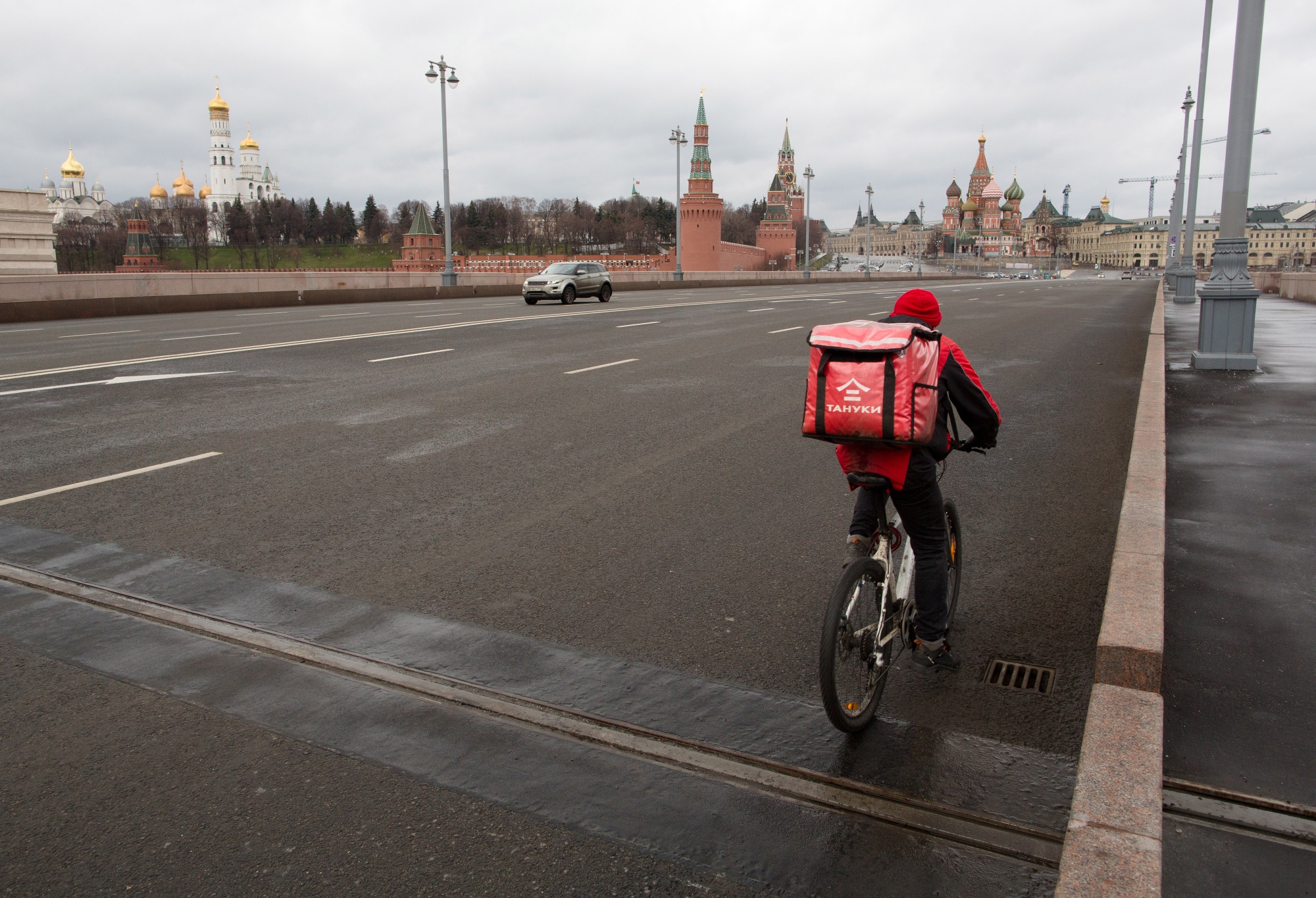 Russian Service Gauge Falls to Lowest Level Since Records Began - Bloomberg