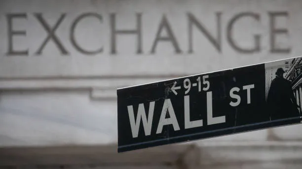 Watch The Talent War for Hedge Funds Is Intense, Weinstein Says - Bloomberg