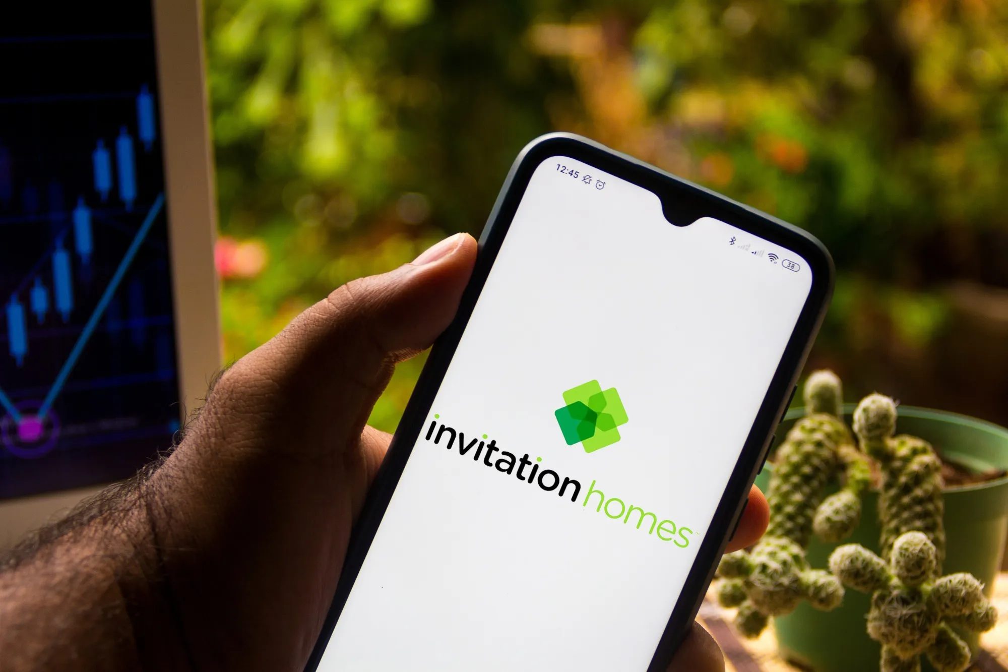 Invitation Homes (INVH) to Take Over Management of 8,500 Starwood Homes ...