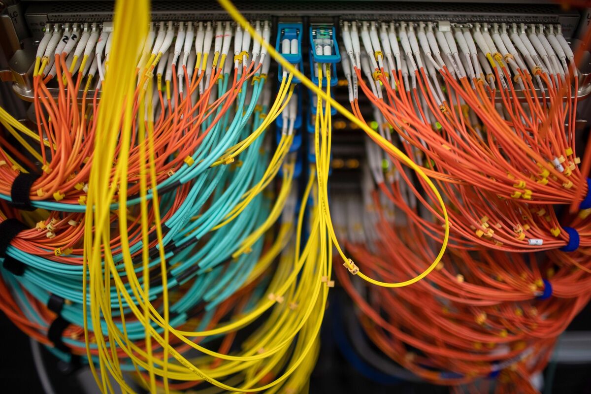 GDS Said to Weigh $400 Million Stake Sale in Global Data Centers ...